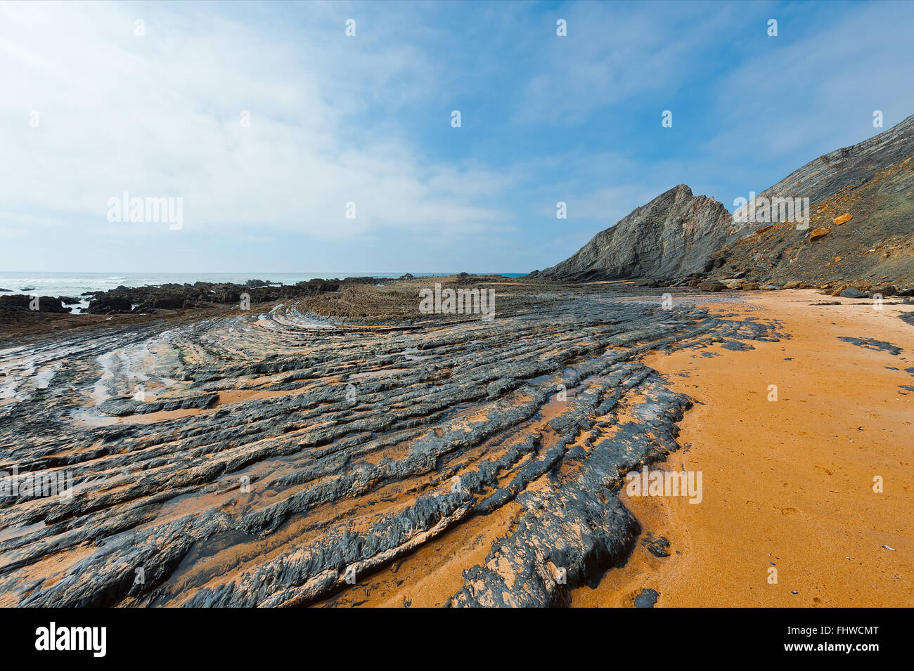 Rocce seghettate immagini e fotografie stock ad alta risoluzione - Alamy