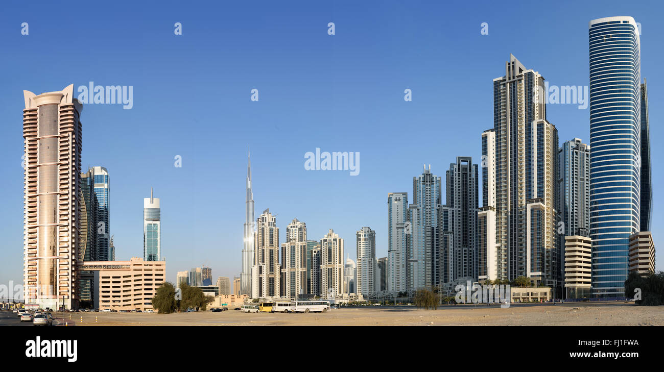 Facciata del burj khalifa a dubai immagini e fotografie stock ad alta ...