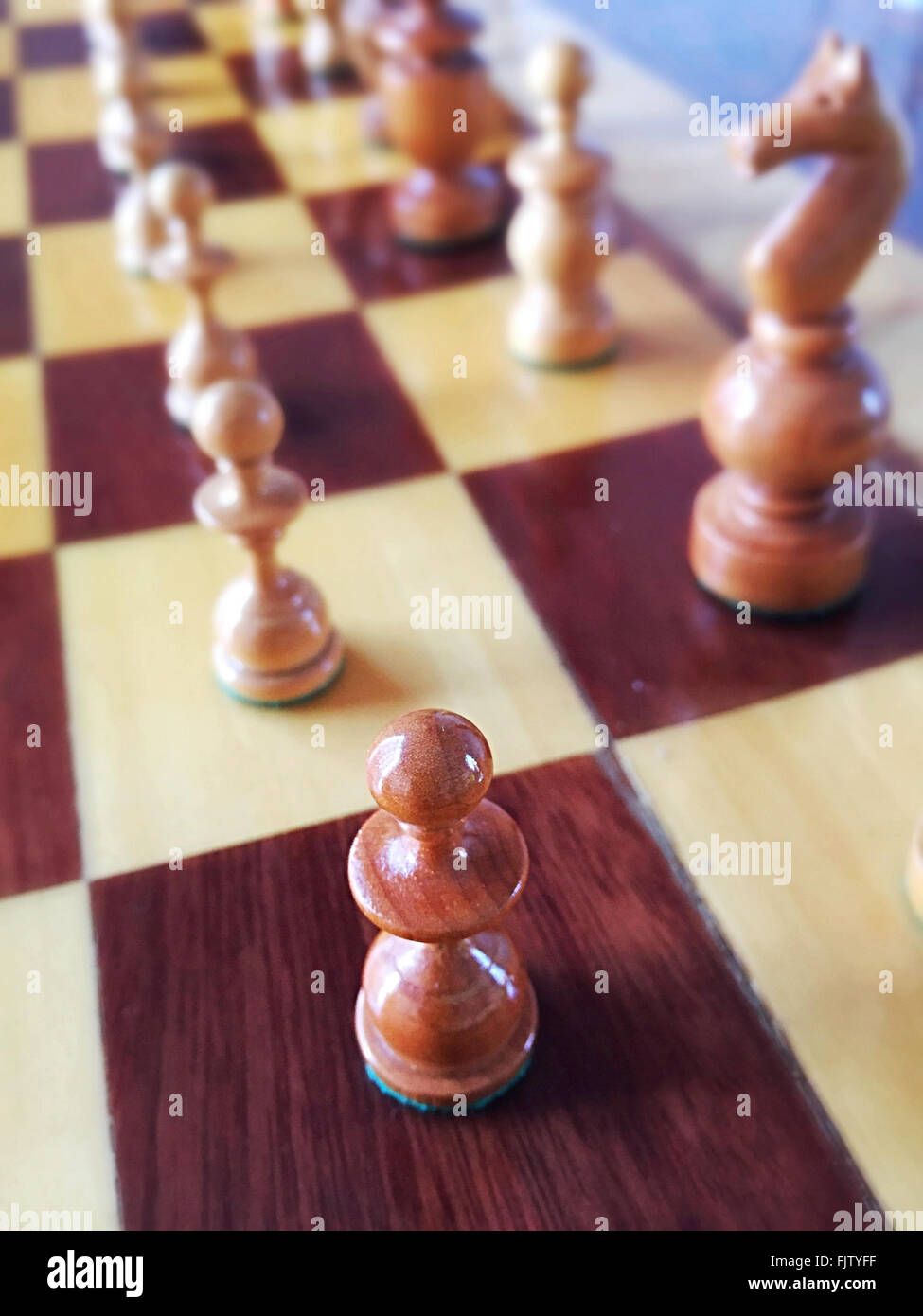 Scacchiera fatta a mano immagini e fotografie stock ad alta risoluzione ...