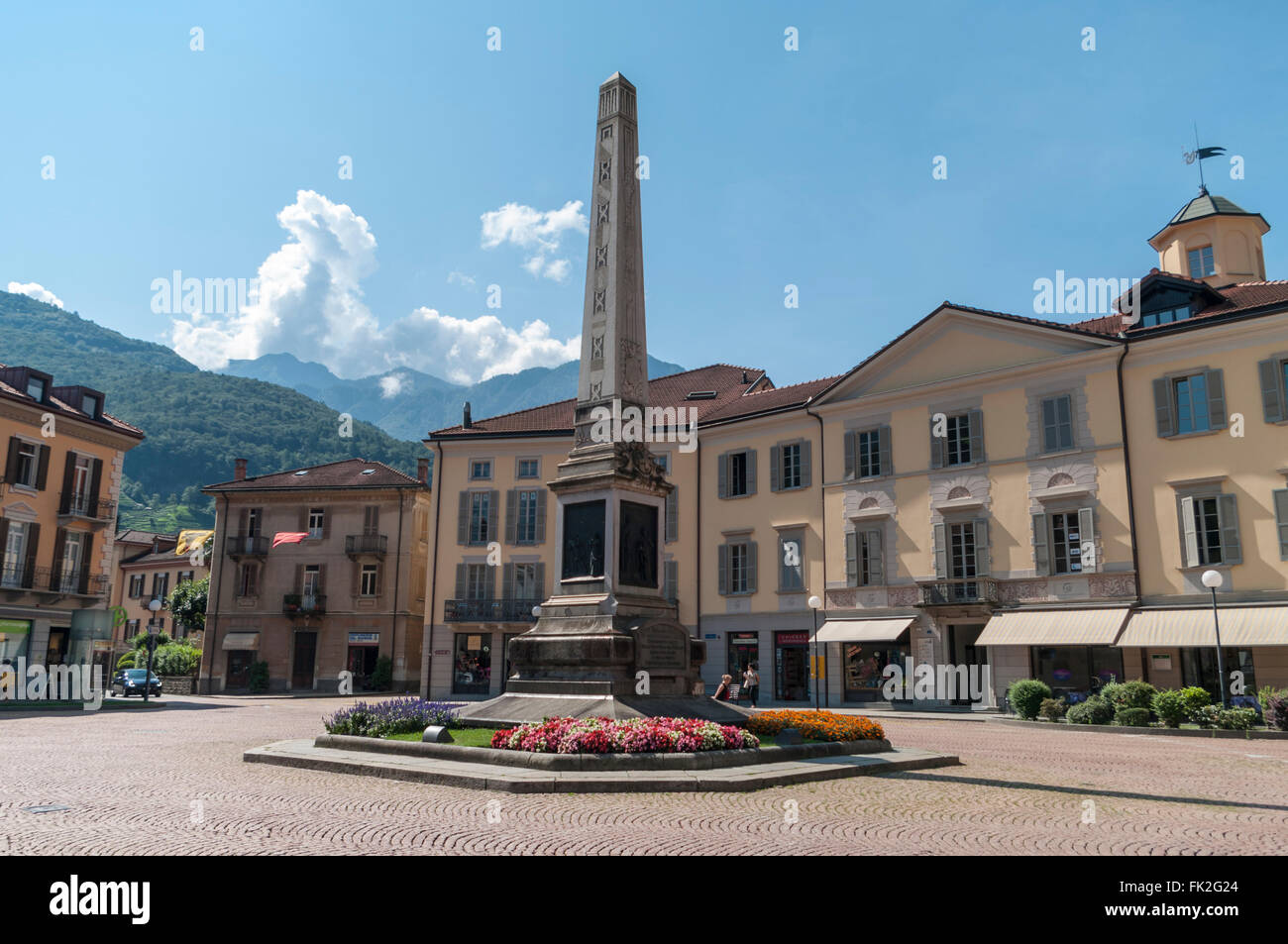 Obelisco sulla Piazza Indipendenza (Piazza Indipendenza) nella città di ...