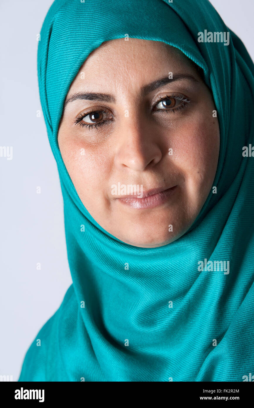 Donna con un velo immagini e fotografie stock ad alta risoluzione - Alamy