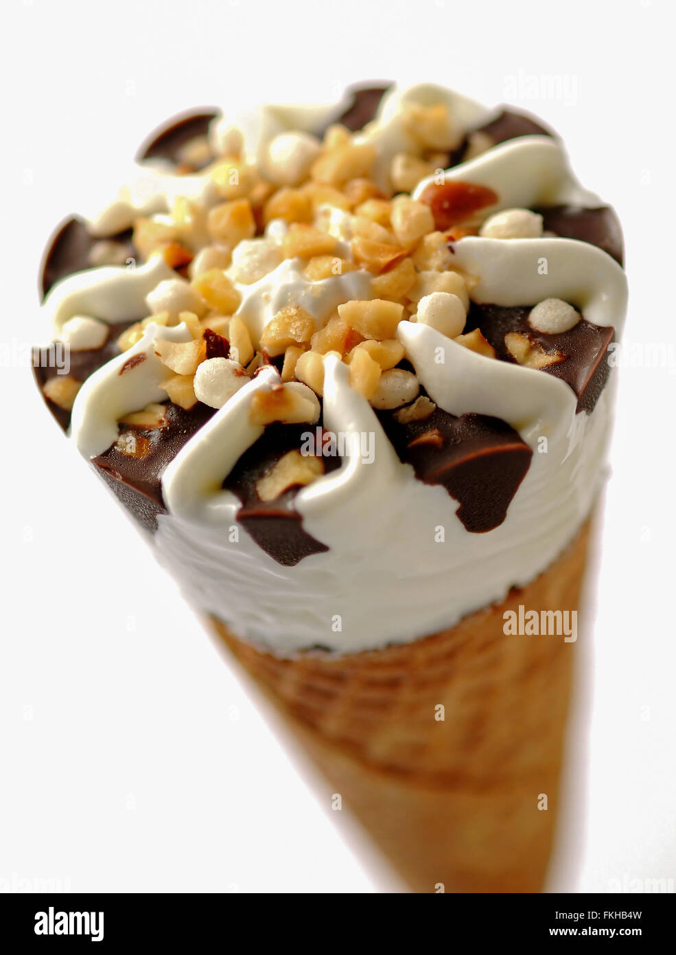Gelato al cornetto immagini e fotografie stock ad alta risoluzione - Alamy