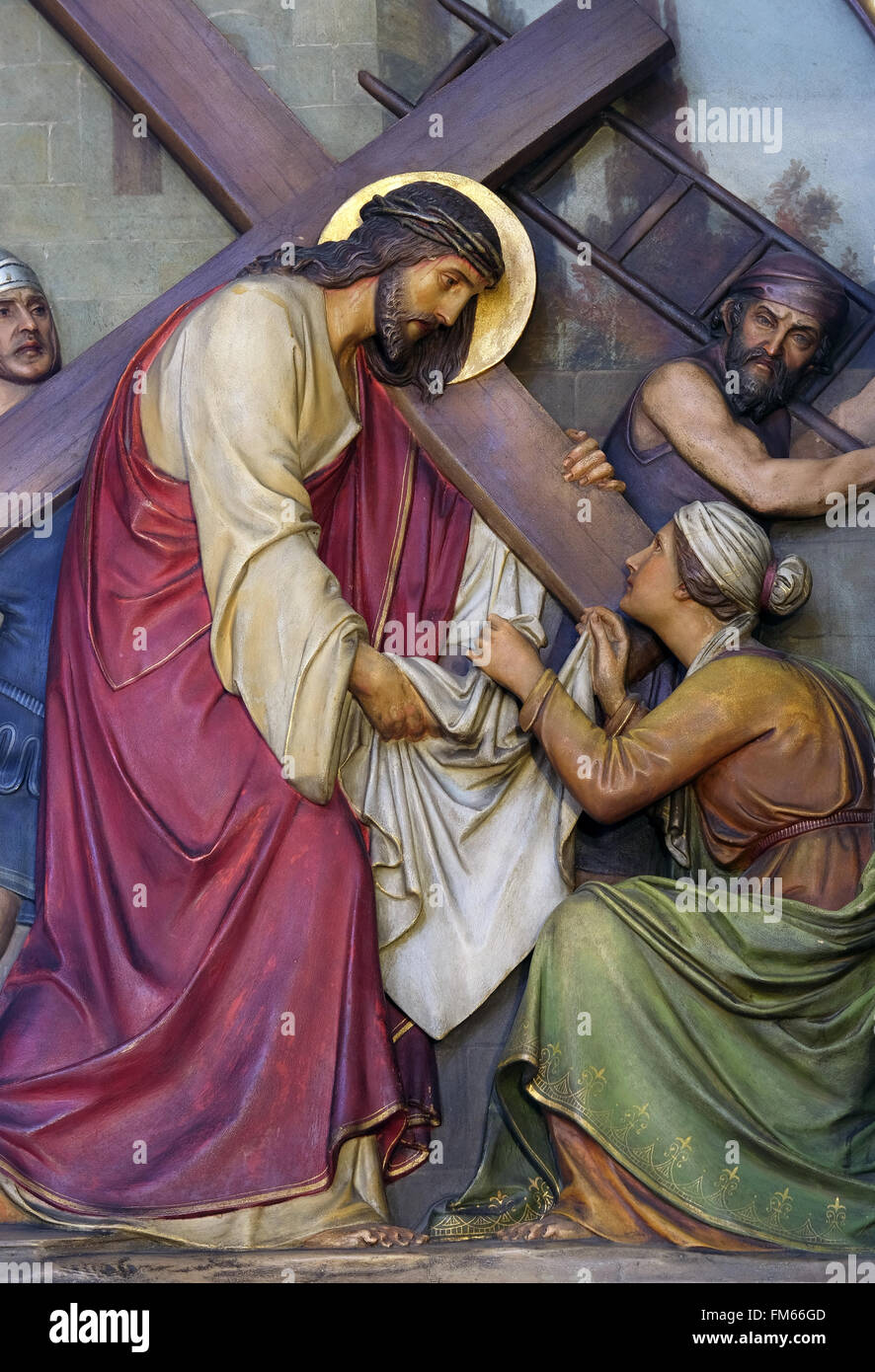 6 stazioni della Via Crucis, La Veronica asciuga il volto di Gesù ...