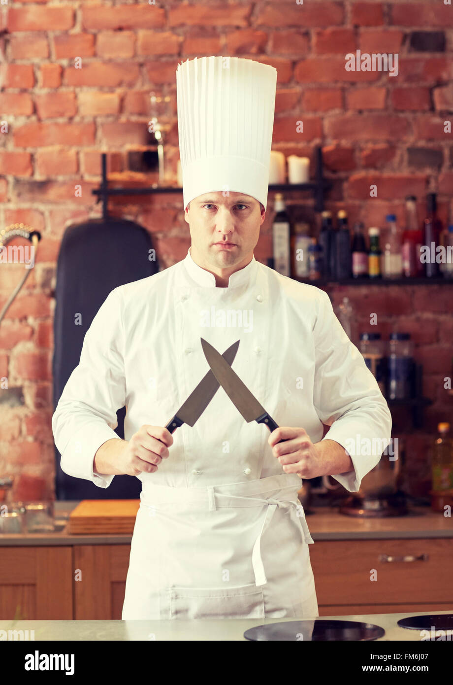 Cuoco concentrato immagini e fotografie stock ad alta risoluzione - Alamy