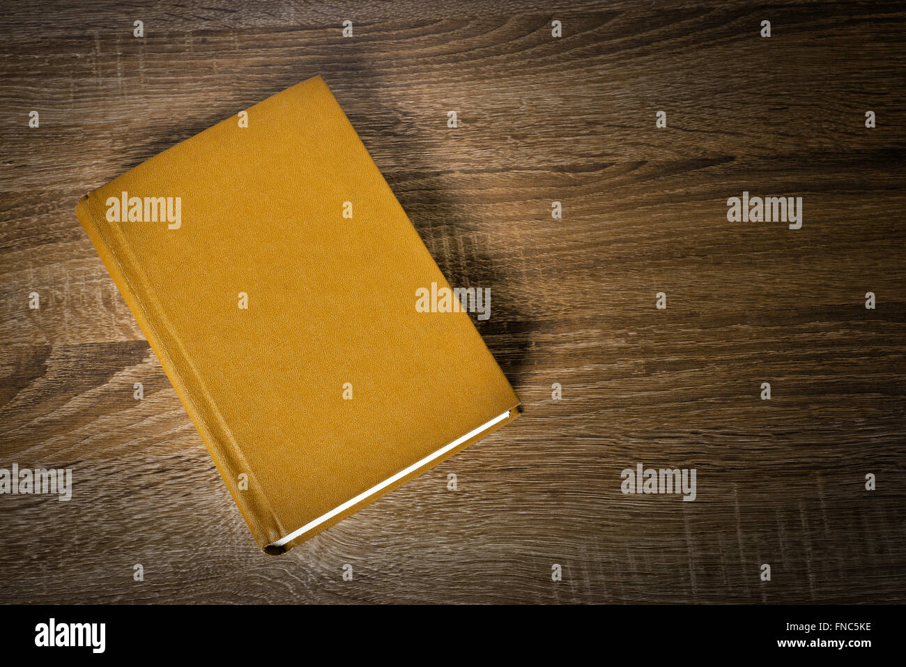Il libro giallo immagini e fotografie stock ad alta risoluzione - Alamy