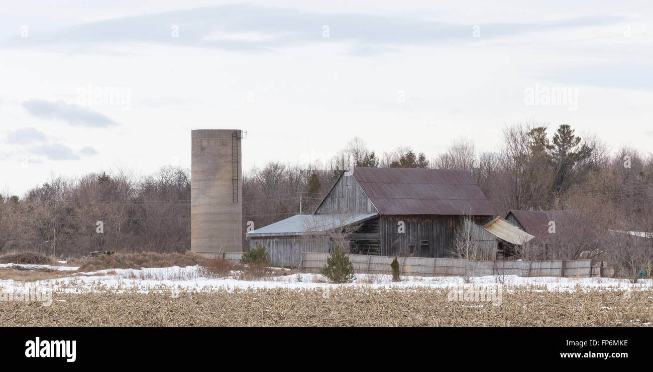 Edificio decrepito immagini e fotografie stock ad alta risoluzione - Alamy