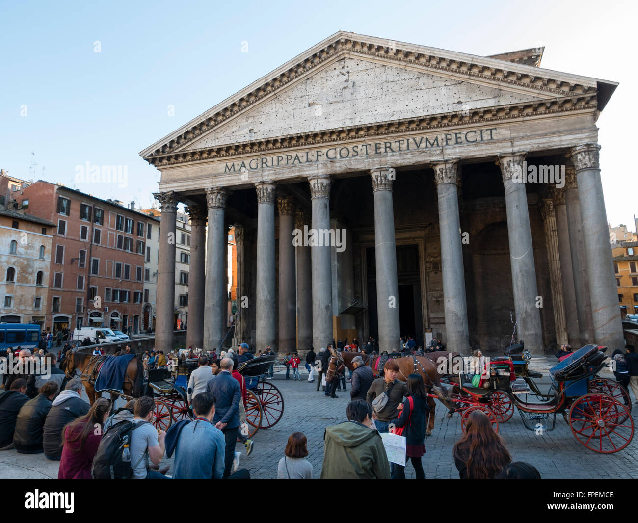 Colonne esterne al pantheon immagini e fotografie stock ad alta ...