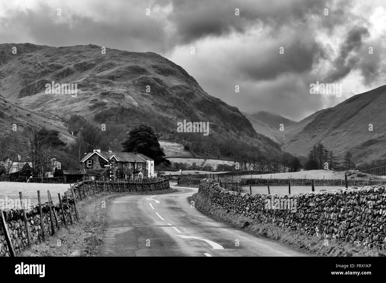 Strada di montagna nel regno unito immagini e fotografie stock ad alta ...