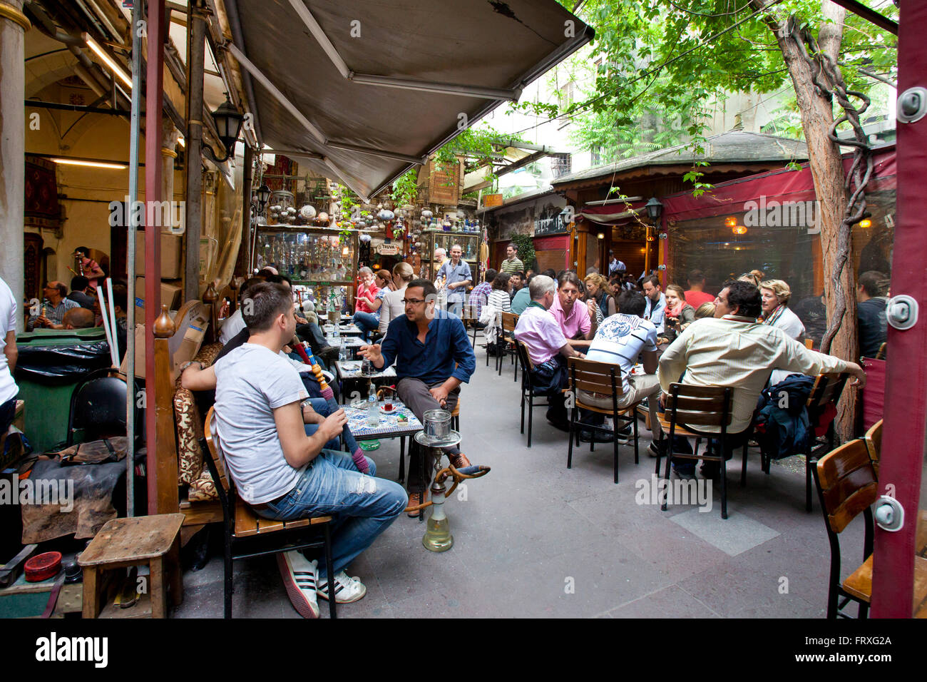Typical turkish cafe immagini e fotografie stock ad alta risoluzione ...