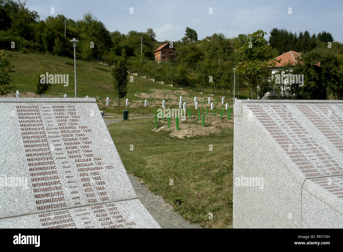 Srebrenica genocide memorial cemetery immagini e fotografie stock ad ...