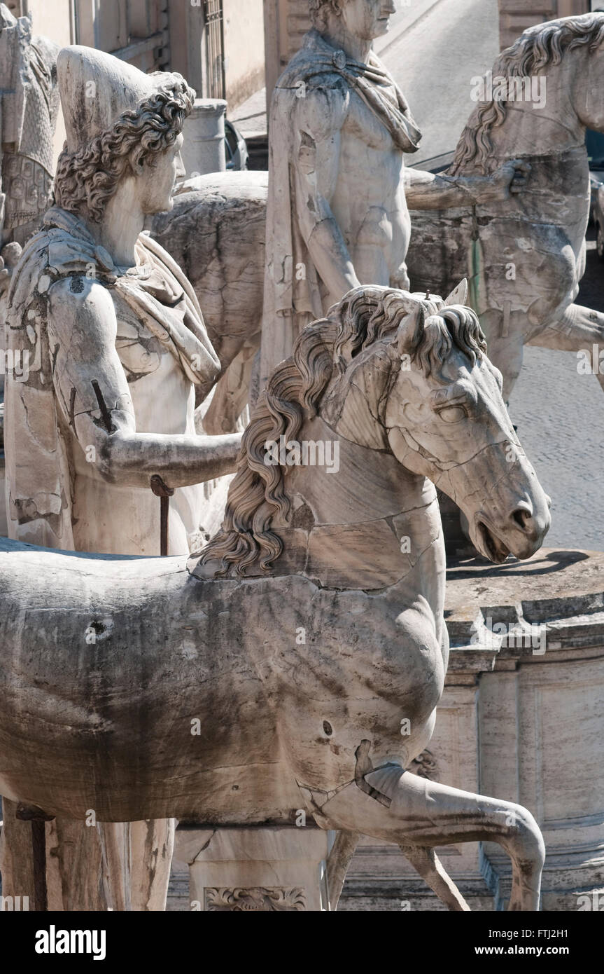 Dioscuri statue piazza del campidoglio immagini e fotografie stock ad ...
