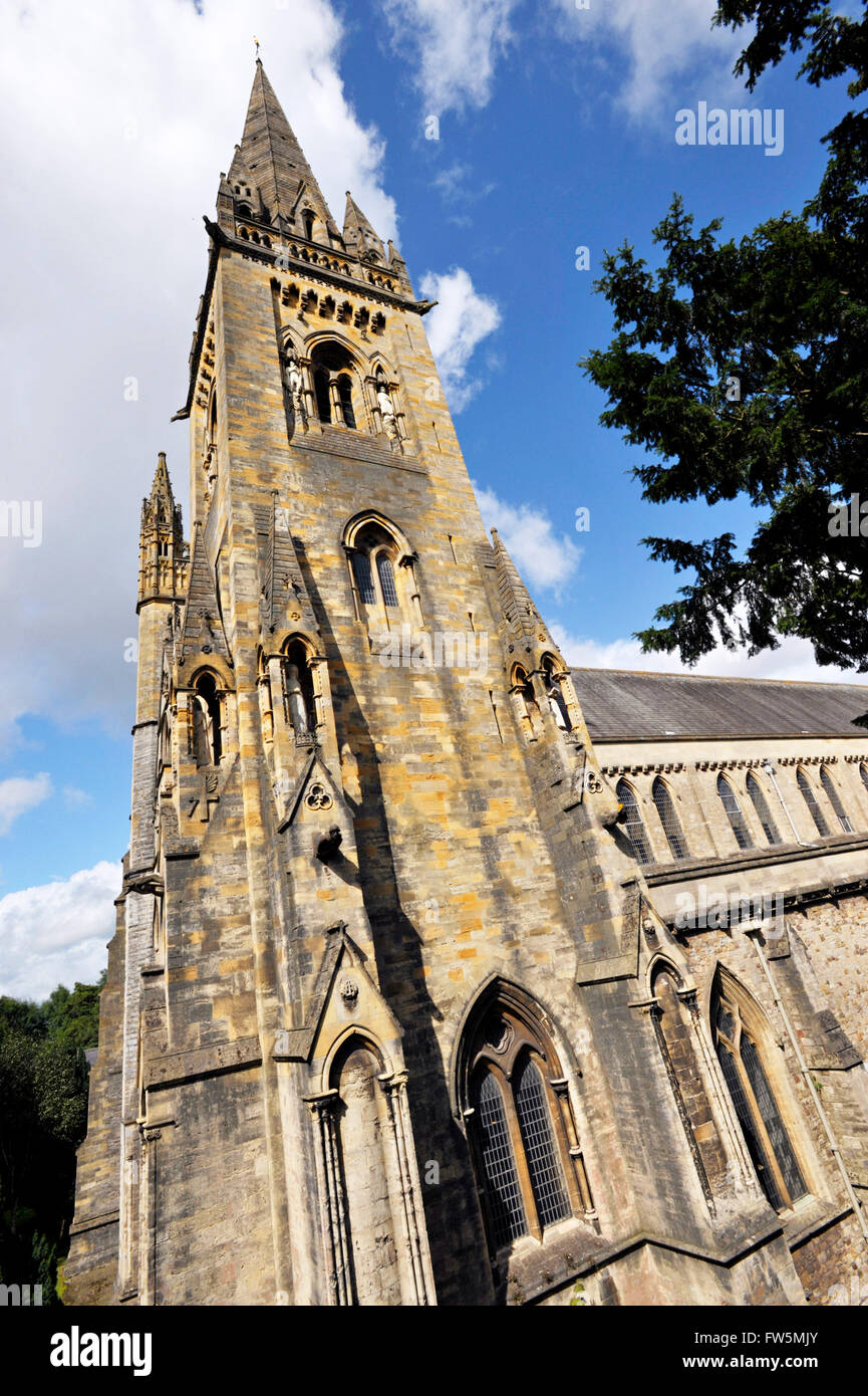 Arte romanica danneggiata immagini e fotografie stock ad alta ...