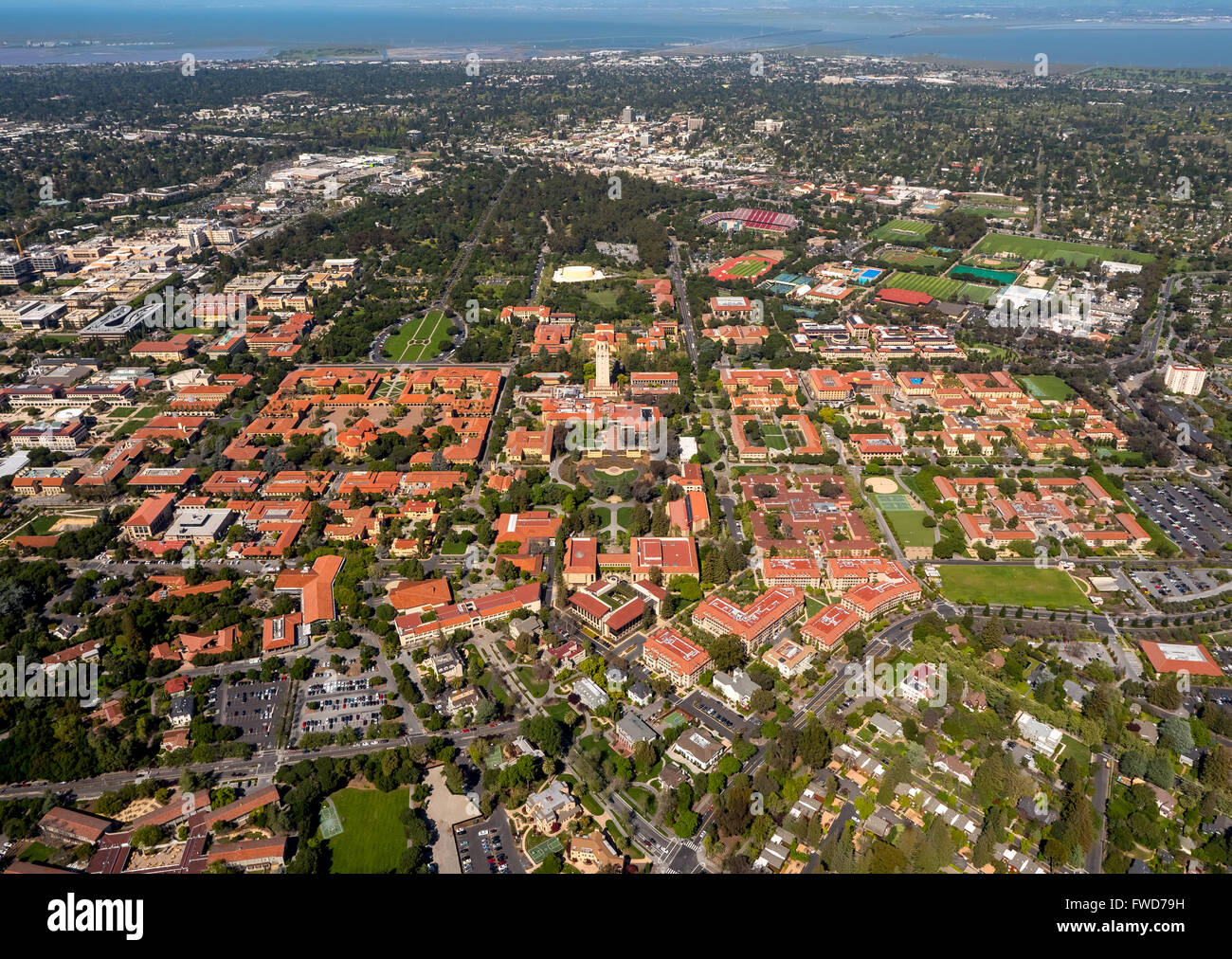 La Stanford University campus Palo Alto in California, Hoover Tower ...