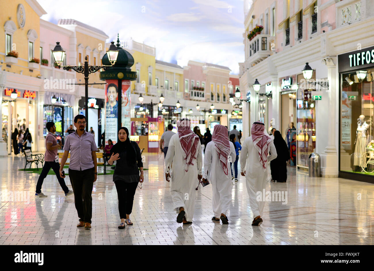 The zone mall immagini e fotografie stock ad alta risoluzione - Alamy
