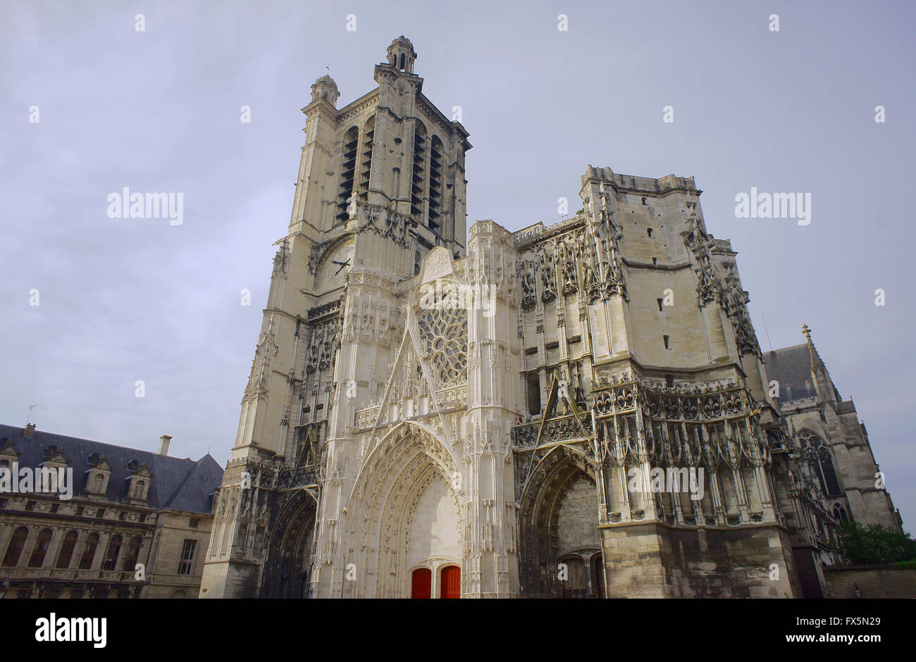 Torre della cattedrale troyes gotica immagini e fotografie stock ad ...