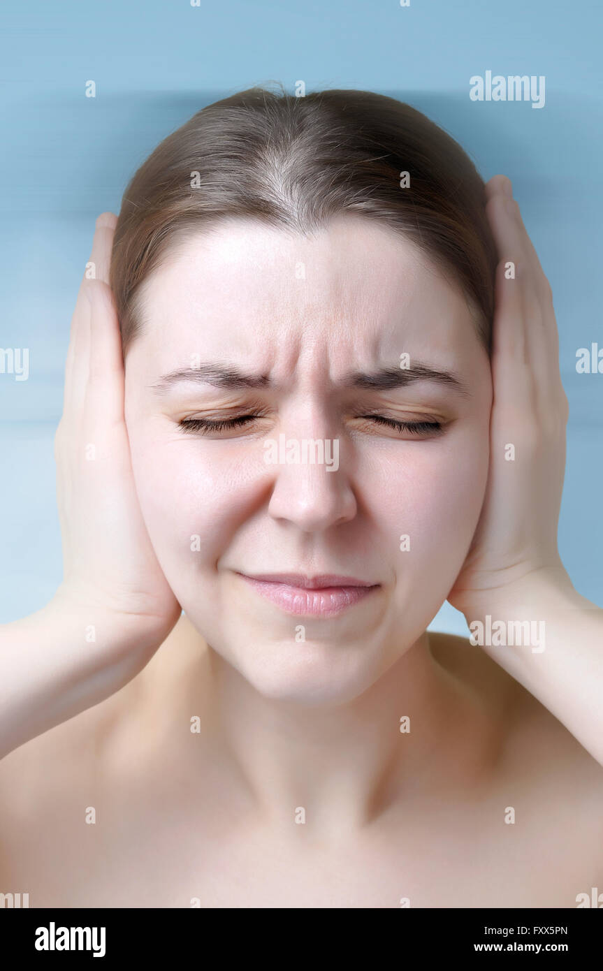 Orecchie coprenti immagini e fotografie stock ad alta risoluzione - Alamy