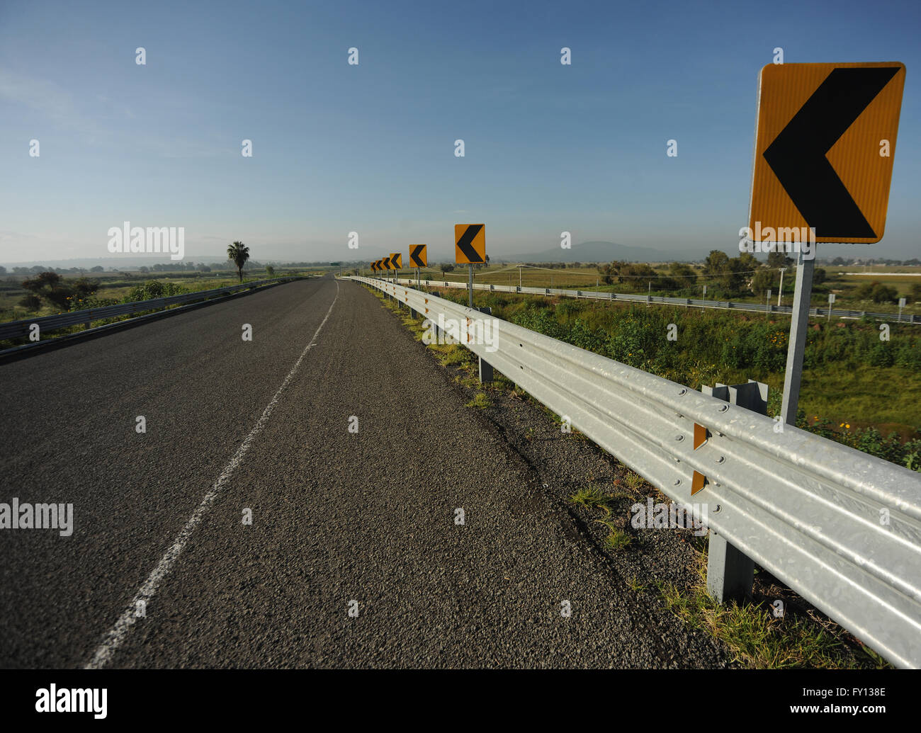 Cartello stradale freccia immagini e fotografie stock ad alta ...