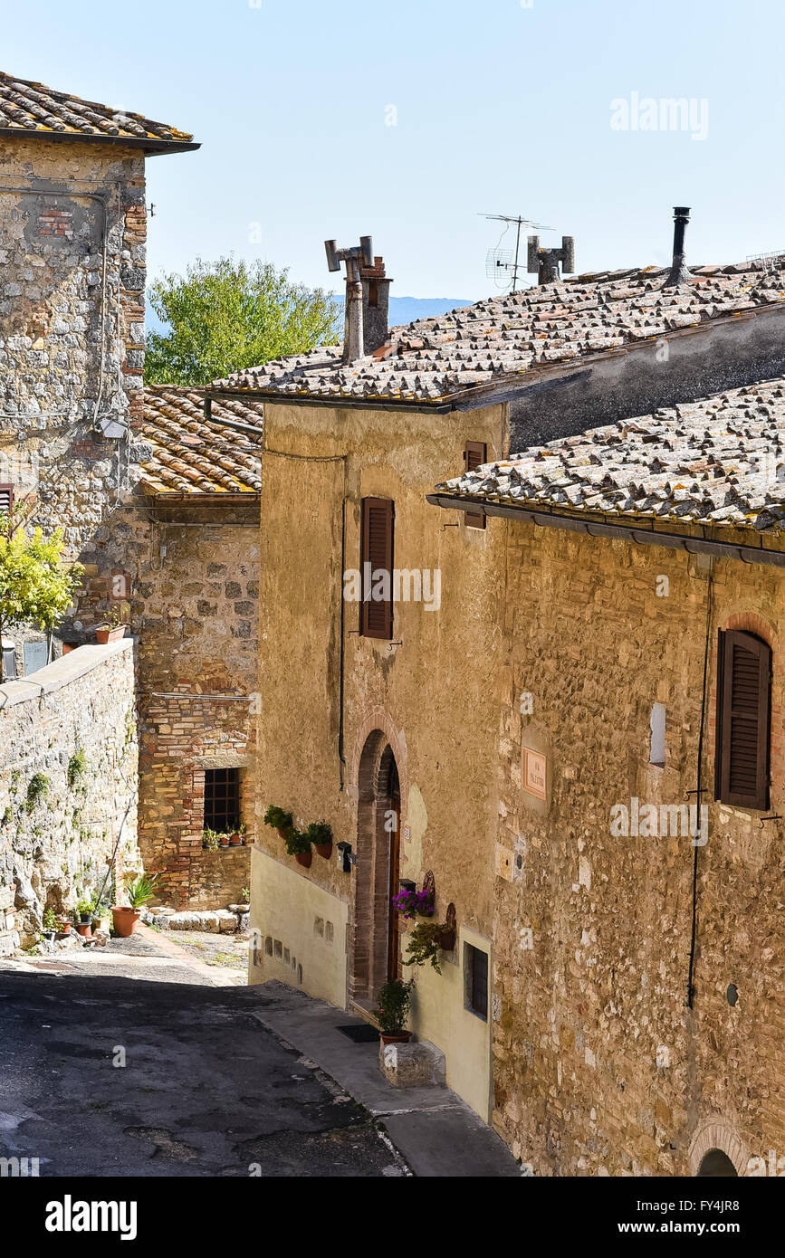 Facciate da viaggio immagini e fotografie stock ad alta risoluzione - Alamy