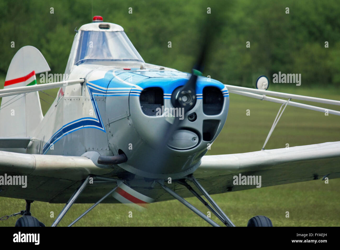 Trainare un aereo immagini e fotografie stock ad alta risoluzione - Alamy