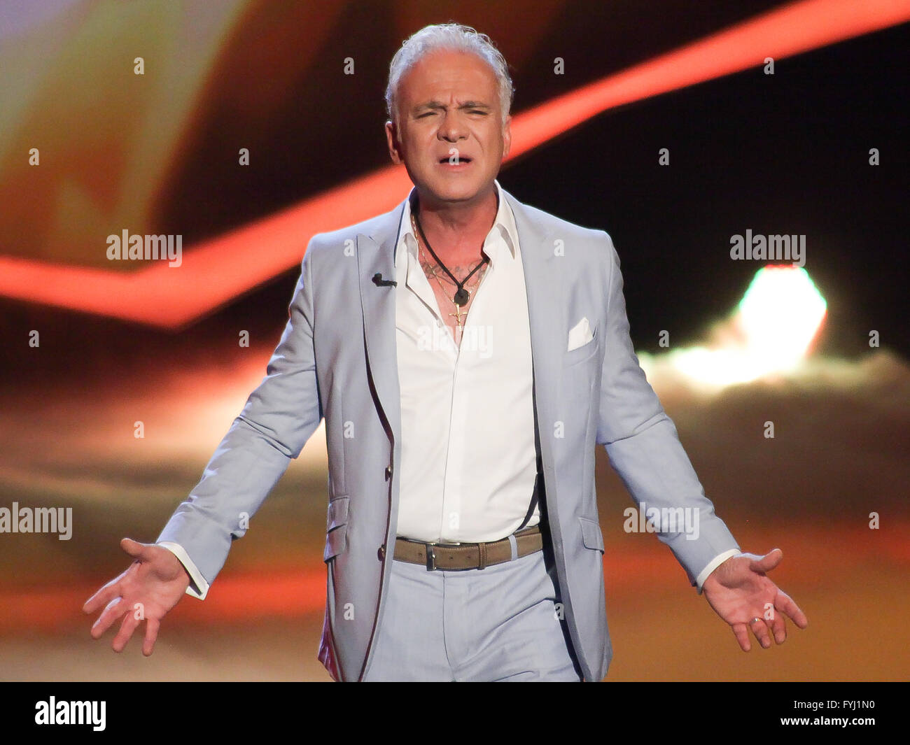 Sanger nino de angelo immagini e fotografie stock ad alta risoluzione ...