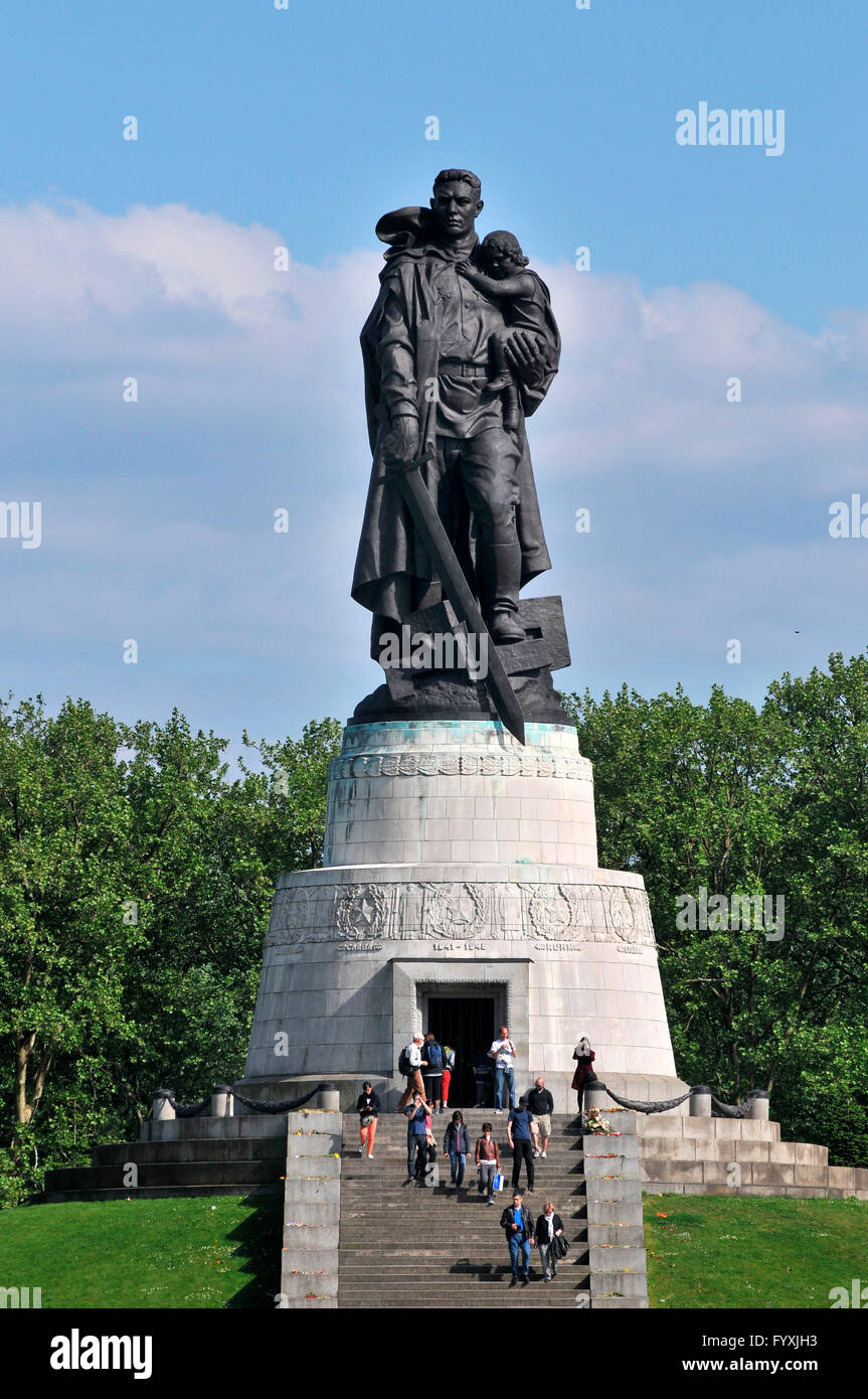 Monumento di guerra sovietico berlino immagini e fotografie stock ad ...