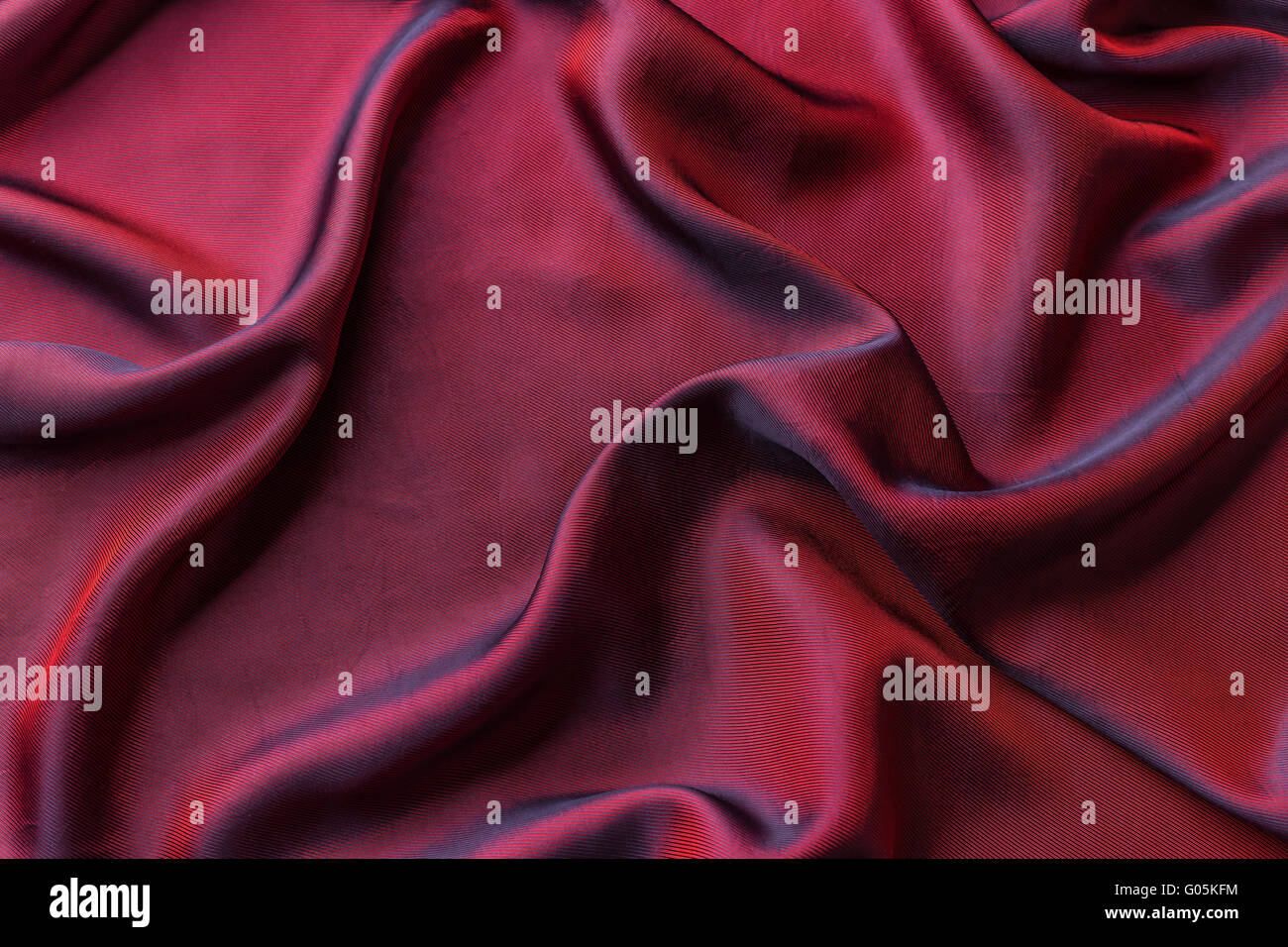 Sfondo di raso rosso immagini e fotografie stock ad alta risoluzione ...