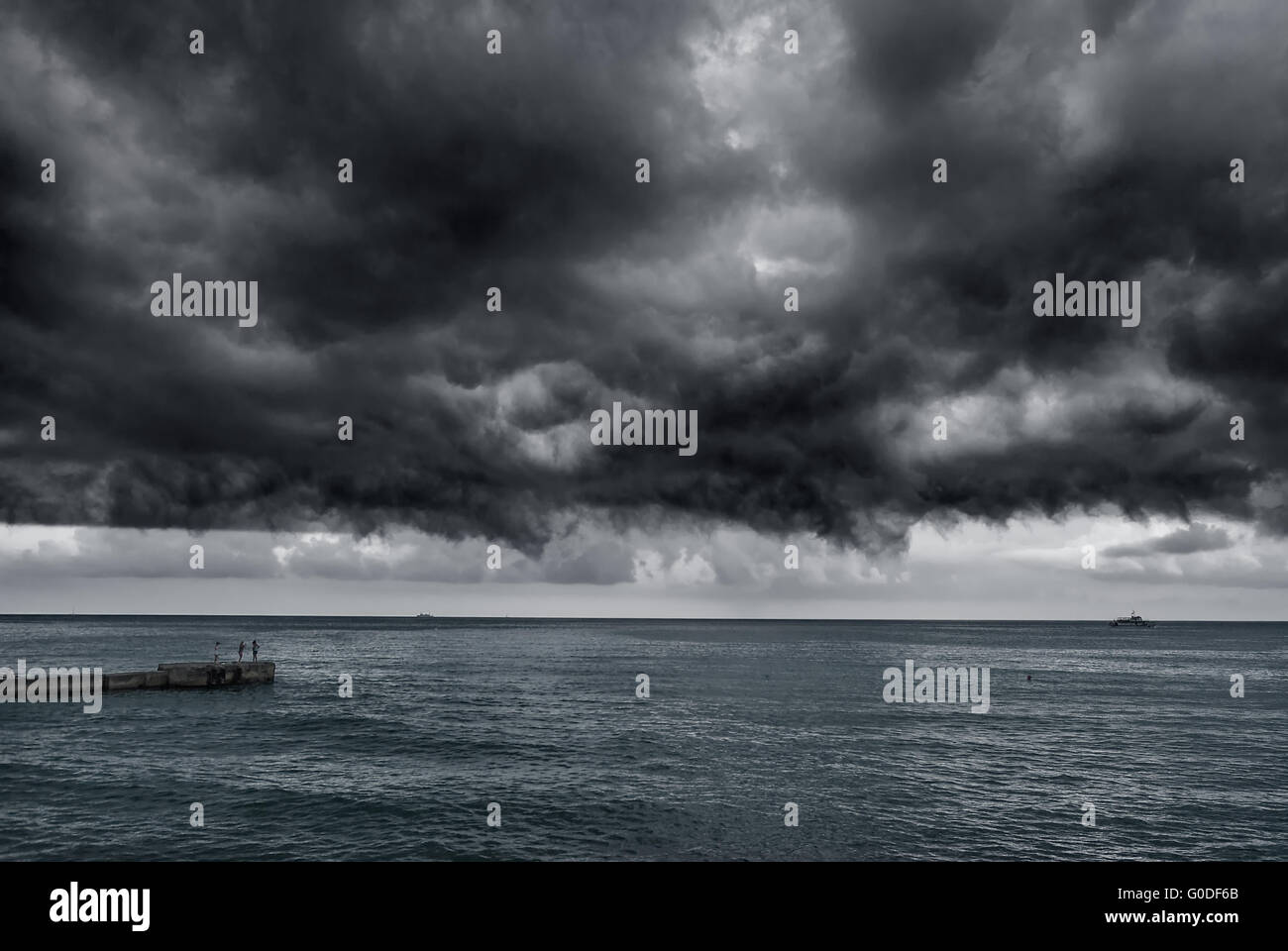 Tempesta sul mare immagini e fotografie stock ad alta risoluzione - Alamy