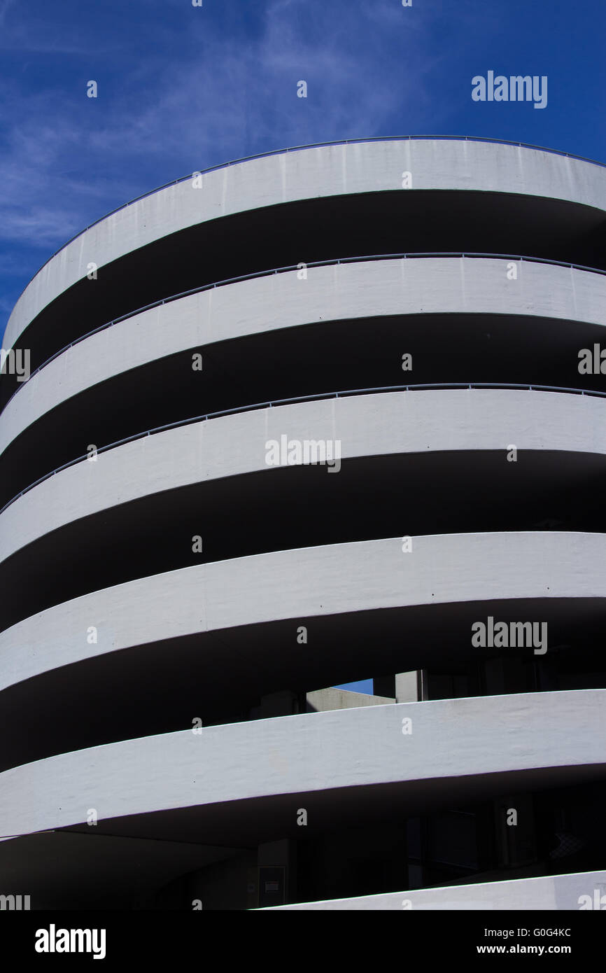 Rampa del garage immagini e fotografie stock ad alta risoluzione - Alamy