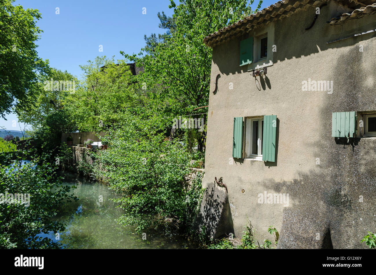 Villaggio dei vaugines immagini e fotografie stock ad alta risoluzione ...