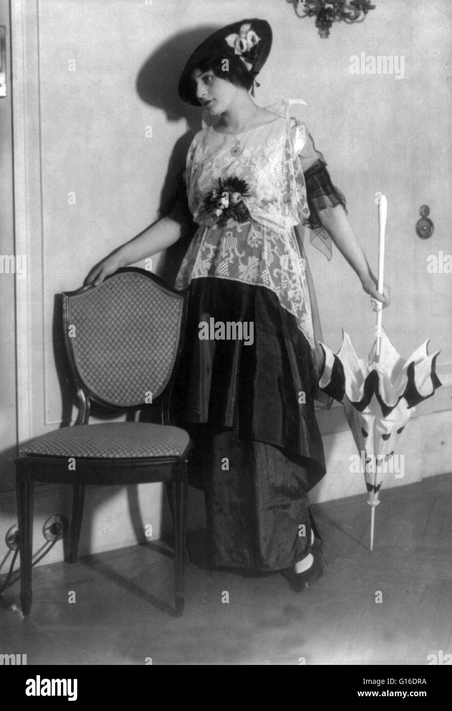 Jeanne Paquin (1869, 1936) è stato un leader francese designer di moda ...