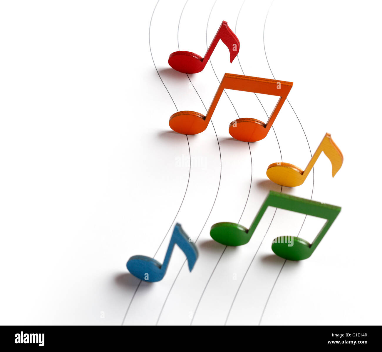 Note musicali colorate immagini e fotografie stock ad alta risoluzione ...