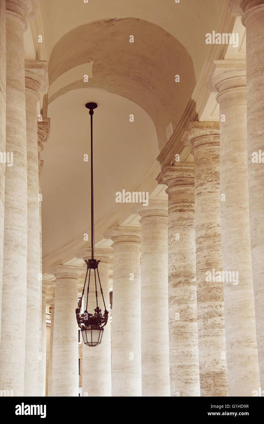 Colonnato della basilica di san pietro a roma immagini e fotografie ...