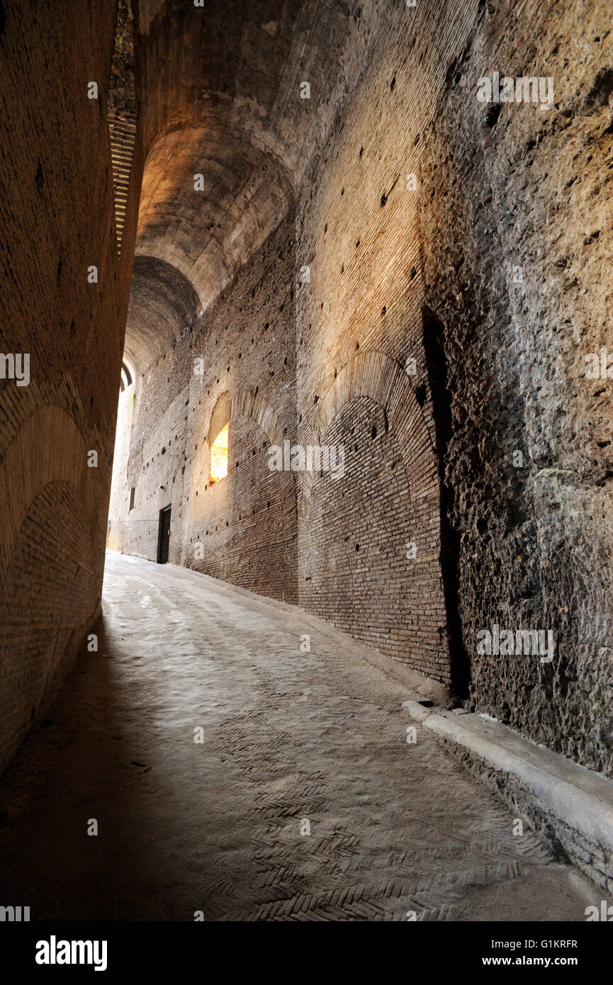 Imperial roman architecture immagini e fotografie stock ad alta ...