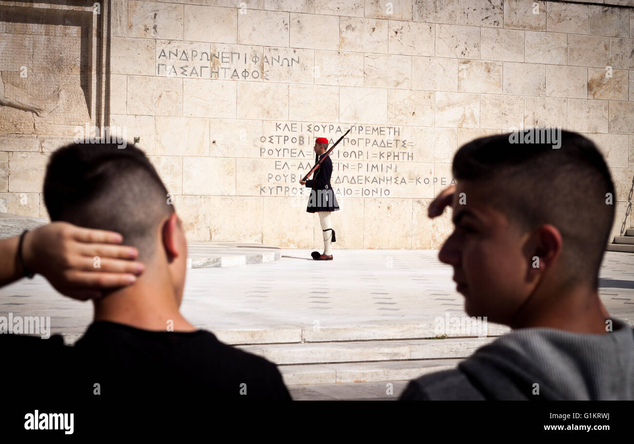 Il Evzones è una storica elite fanteria dell'esercito greco. Atene, il ...