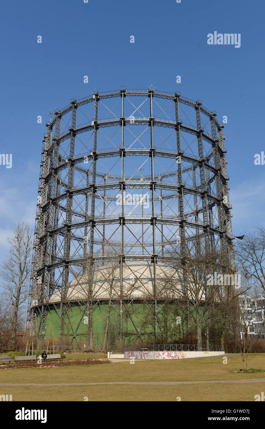 Gas holder gasometer schöneberg berlin immagini e fotografie stock ad ...