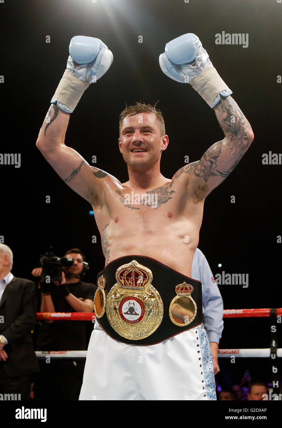 Ricky burns celebra battendo michele di rocco immagini e fotografie ...