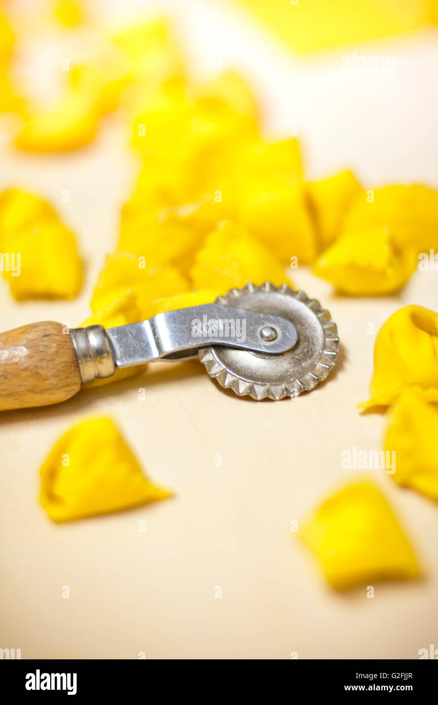 Ruota taglio immagini e fotografie stock ad alta risoluzione - Alamy