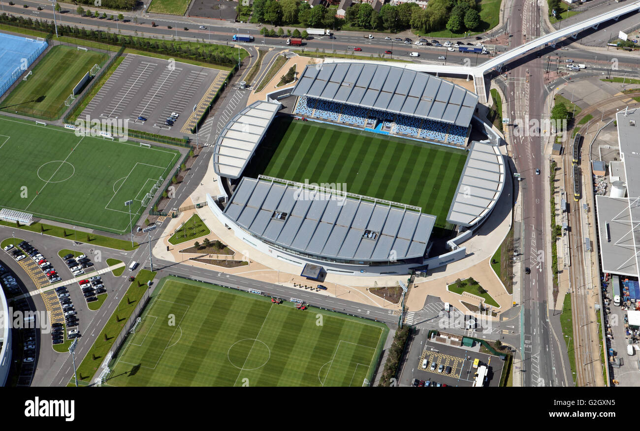 Vista aerea del Manchester City Football Academy, Etihad Stadium e ...
