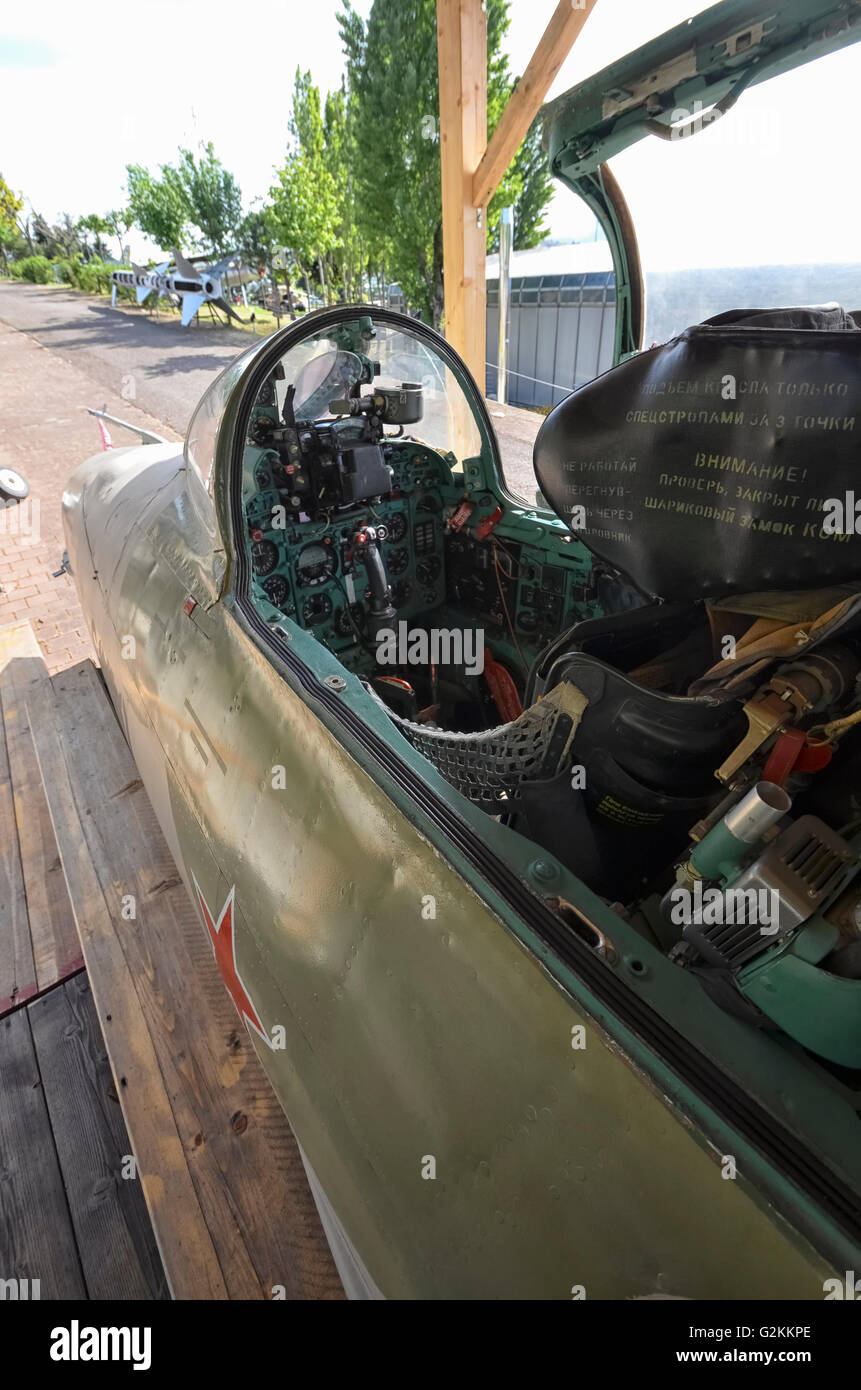 Mig 21 cockpit immagini e fotografie stock ad alta risoluzione - Alamy