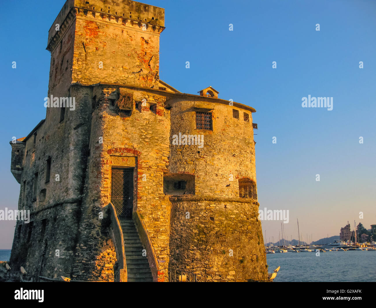 Castello di rapallo immagini e fotografie stock ad alta risoluzione - Alamy