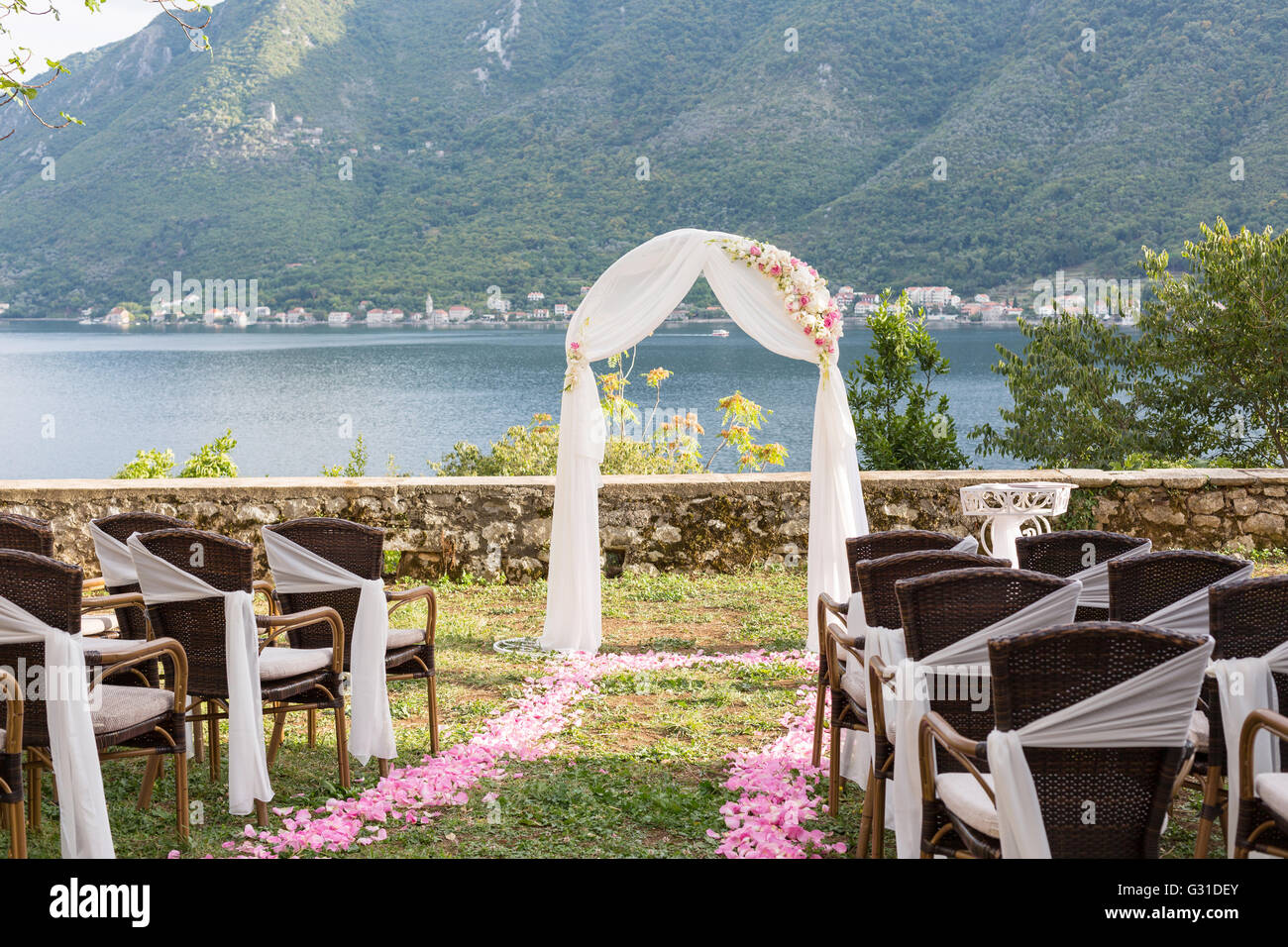 Fiori ad arco immagini e fotografie stock ad alta risoluzione - Alamy