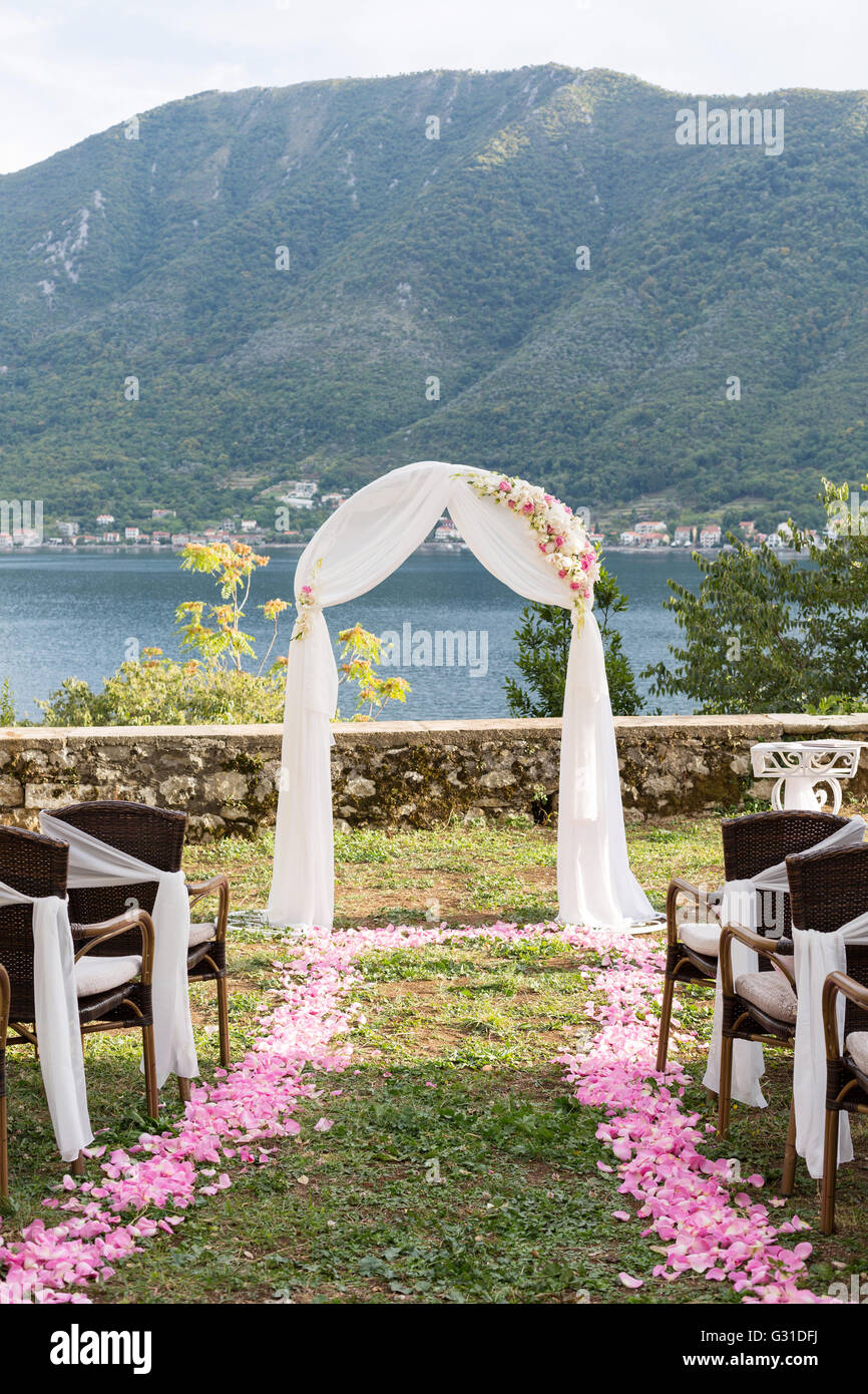 Fiori ad arco immagini e fotografie stock ad alta risoluzione - Alamy