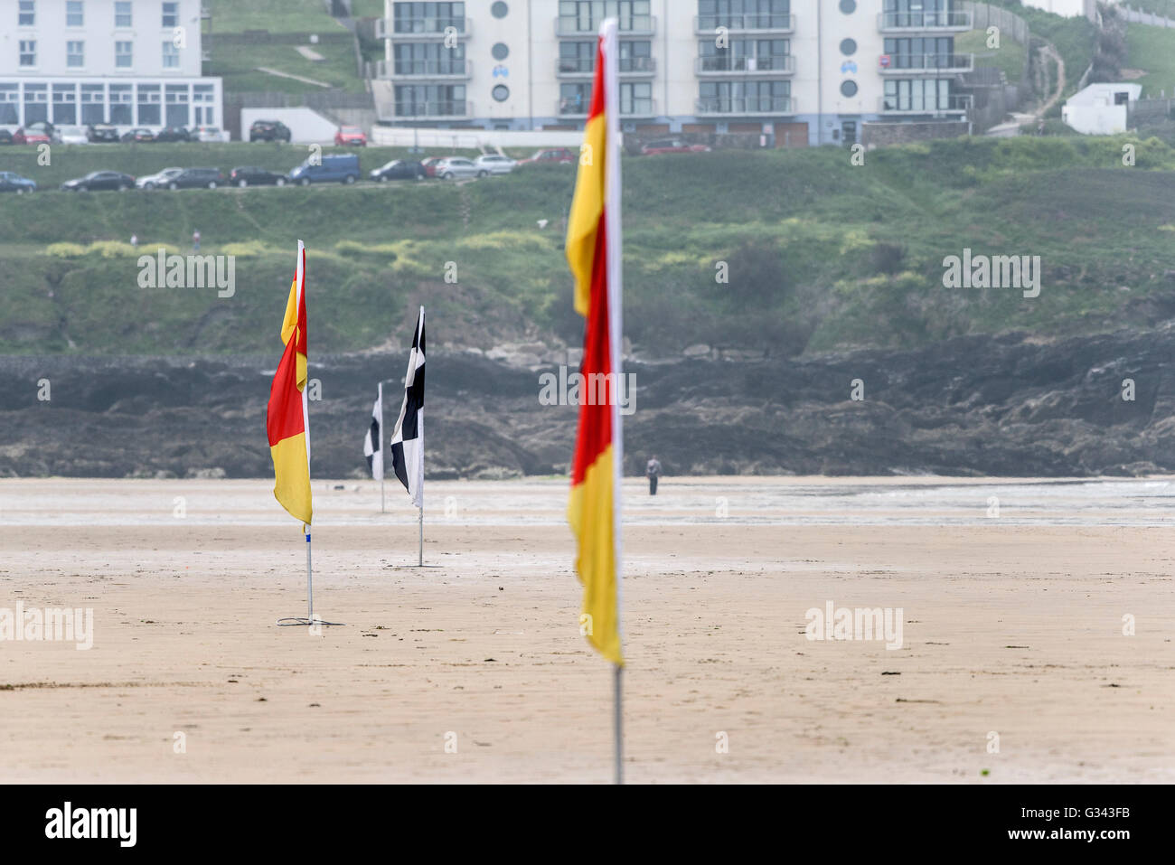 Rnli beach safety flags immagini e fotografie stock ad alta risoluzione ...