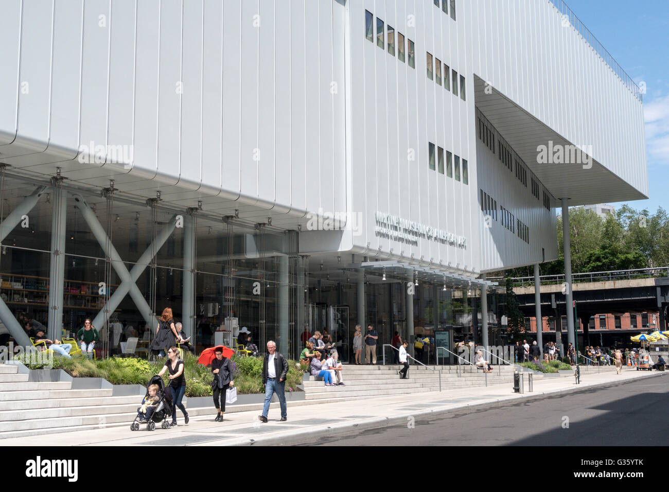 Whitney museum of art entrance immagini e fotografie stock ad alta ...
