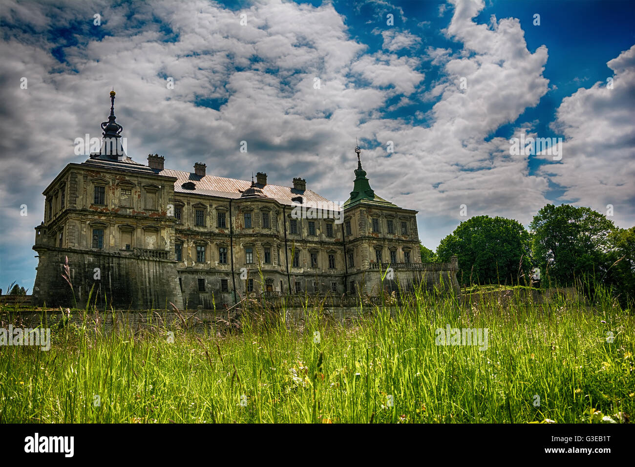 Colonna stilizzata immagini e fotografie stock ad alta risoluzione - Alamy