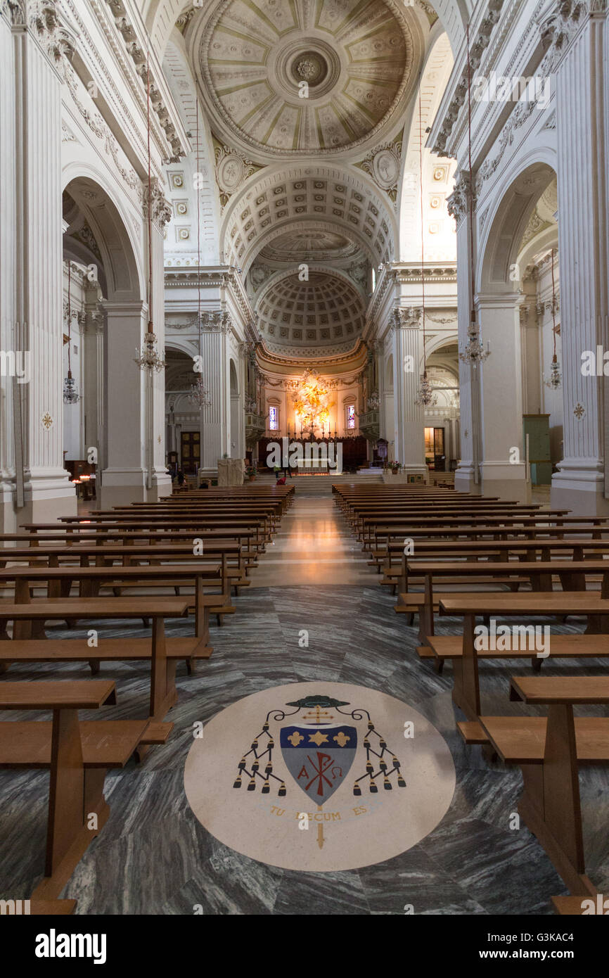 Duomo di fermo immagini e fotografie stock ad alta risoluzione - Alamy