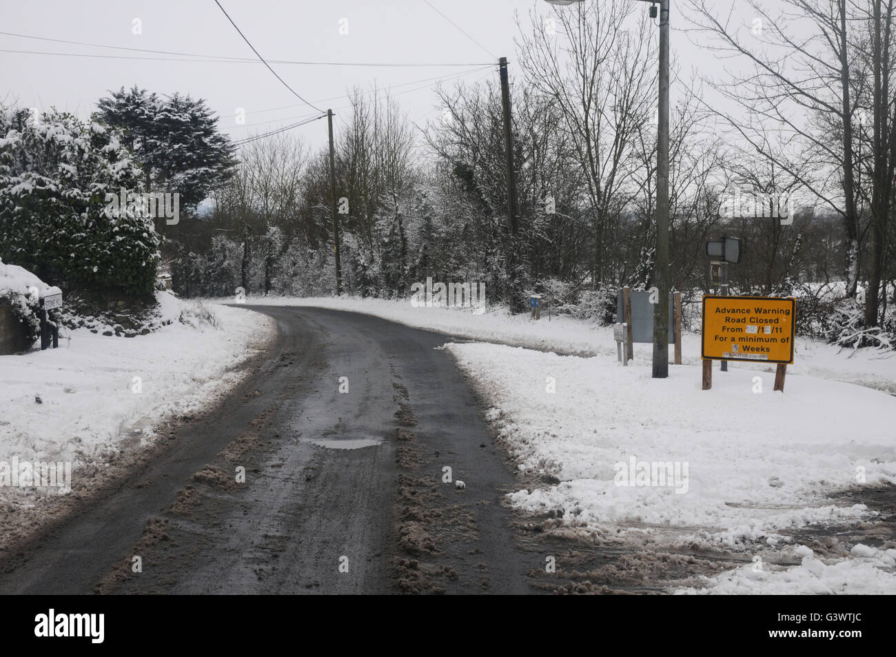 Curva pericolosa in strada immagini e fotografie stock ad alta ...