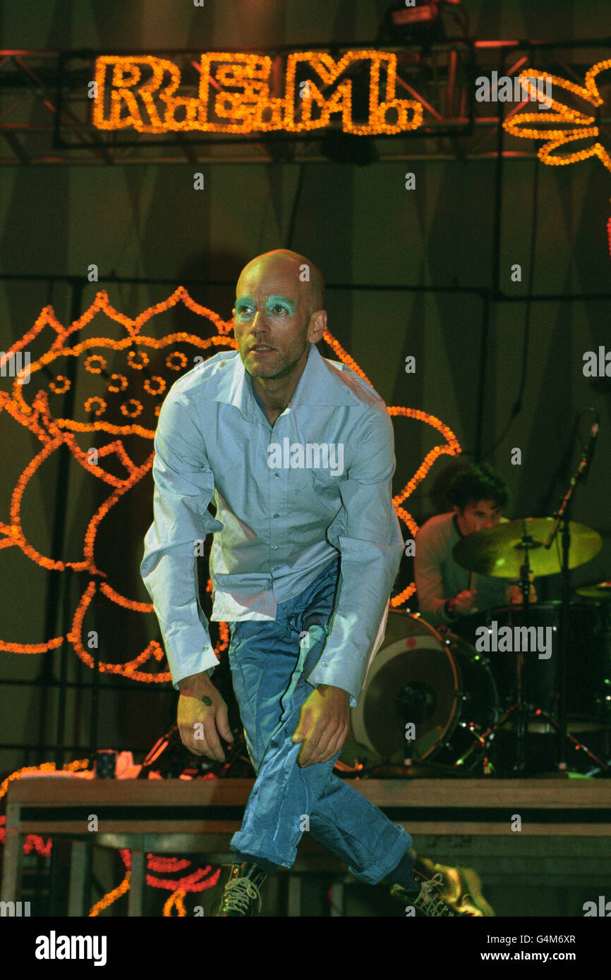 The lead singer of rem michael stipe immagini e fotografie stock ad ...