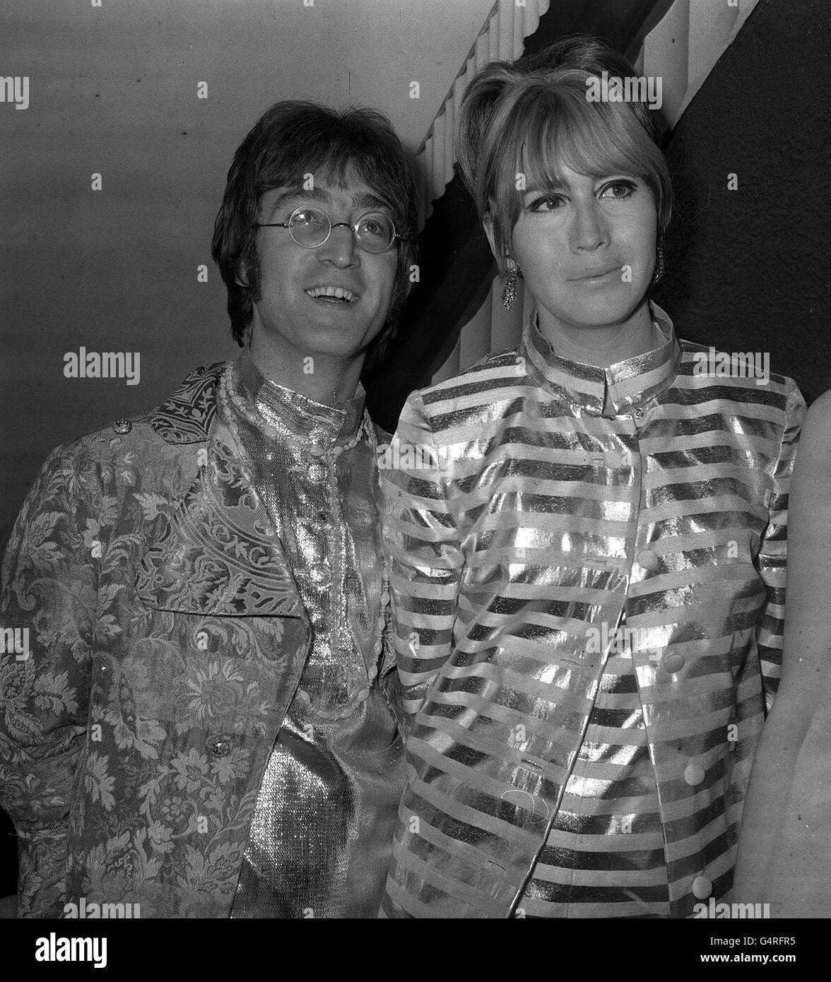 John lennon e sua moglie cynthia immagini e fotografie stock ad alta risoluzione - Alamy