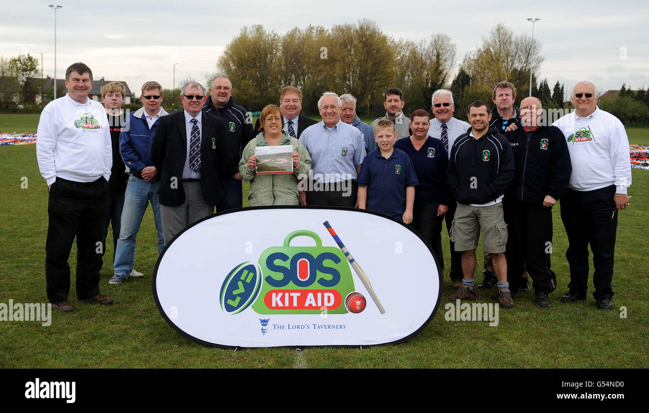 Sport lv sos kit aiuti aldwinians rugby club immagini e fotografie ...
